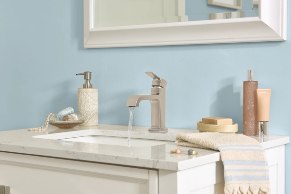 P1573LF-BN - Single-Handle Curved Spout Lavatory Faucet